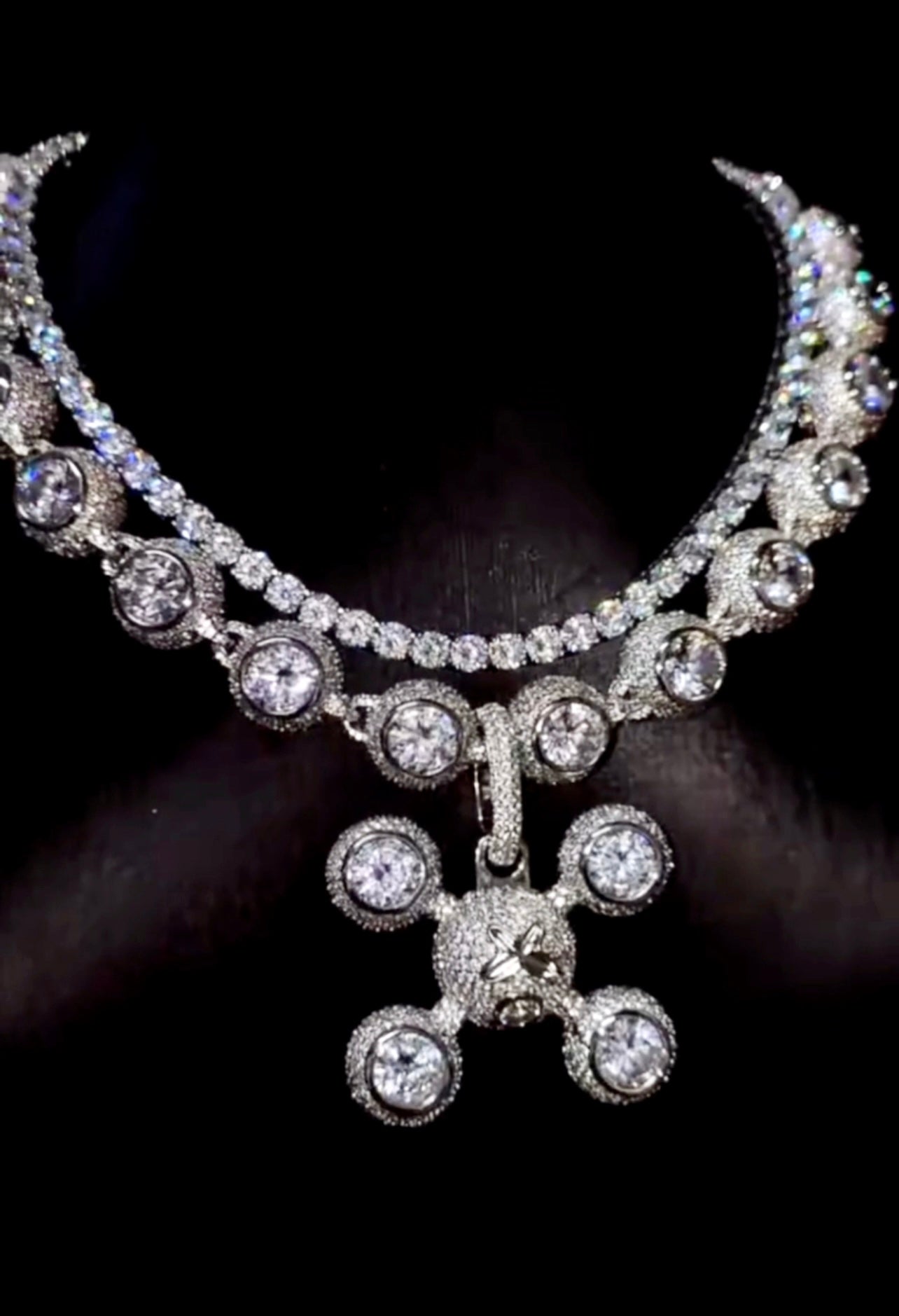 Custom drake Fully iced Sphere Leg Pendant - Silver – Bijouterie Gonin