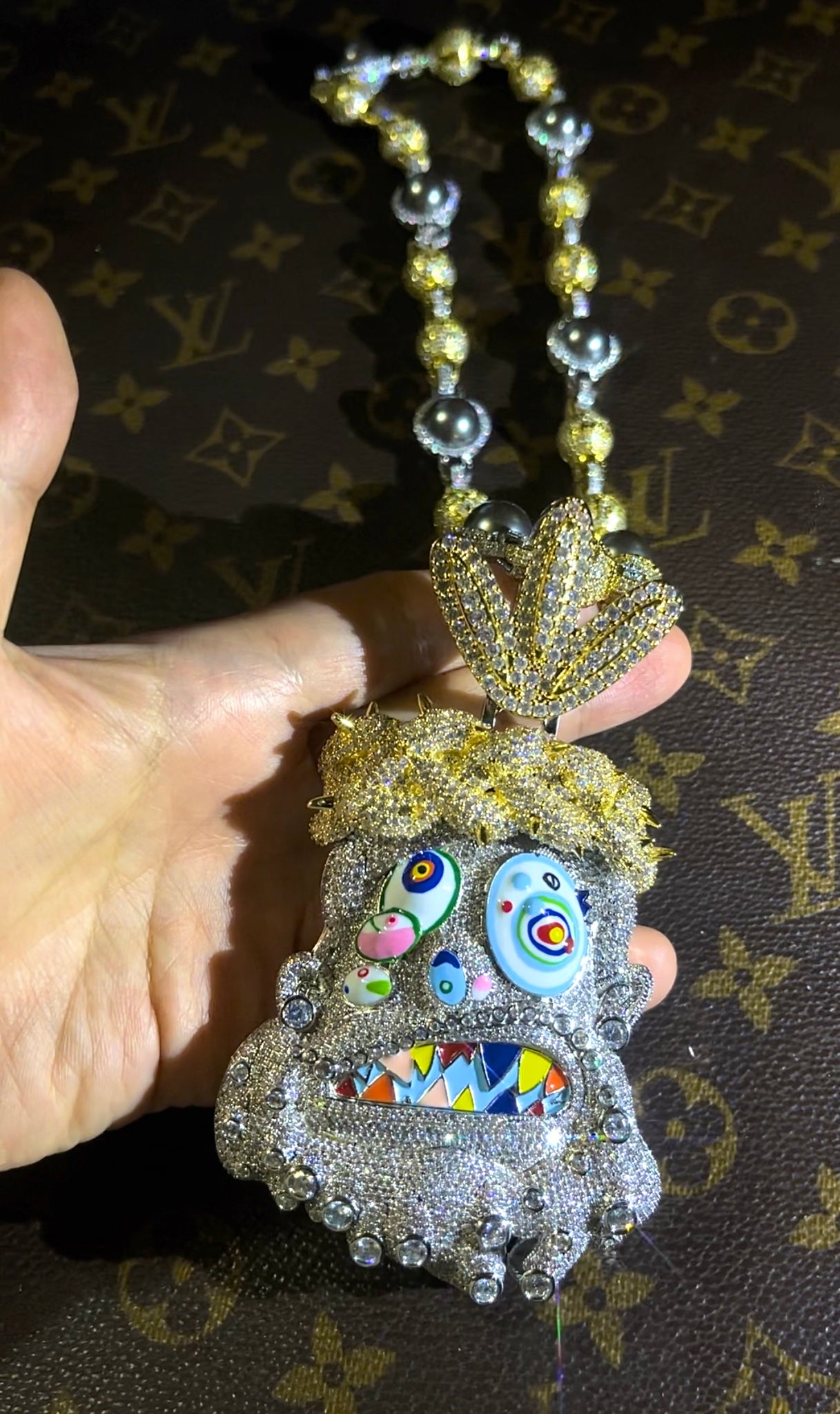 Melted Utopia Dream XXL Fully iced Yellow Gold crown – Bijouterie Gonin