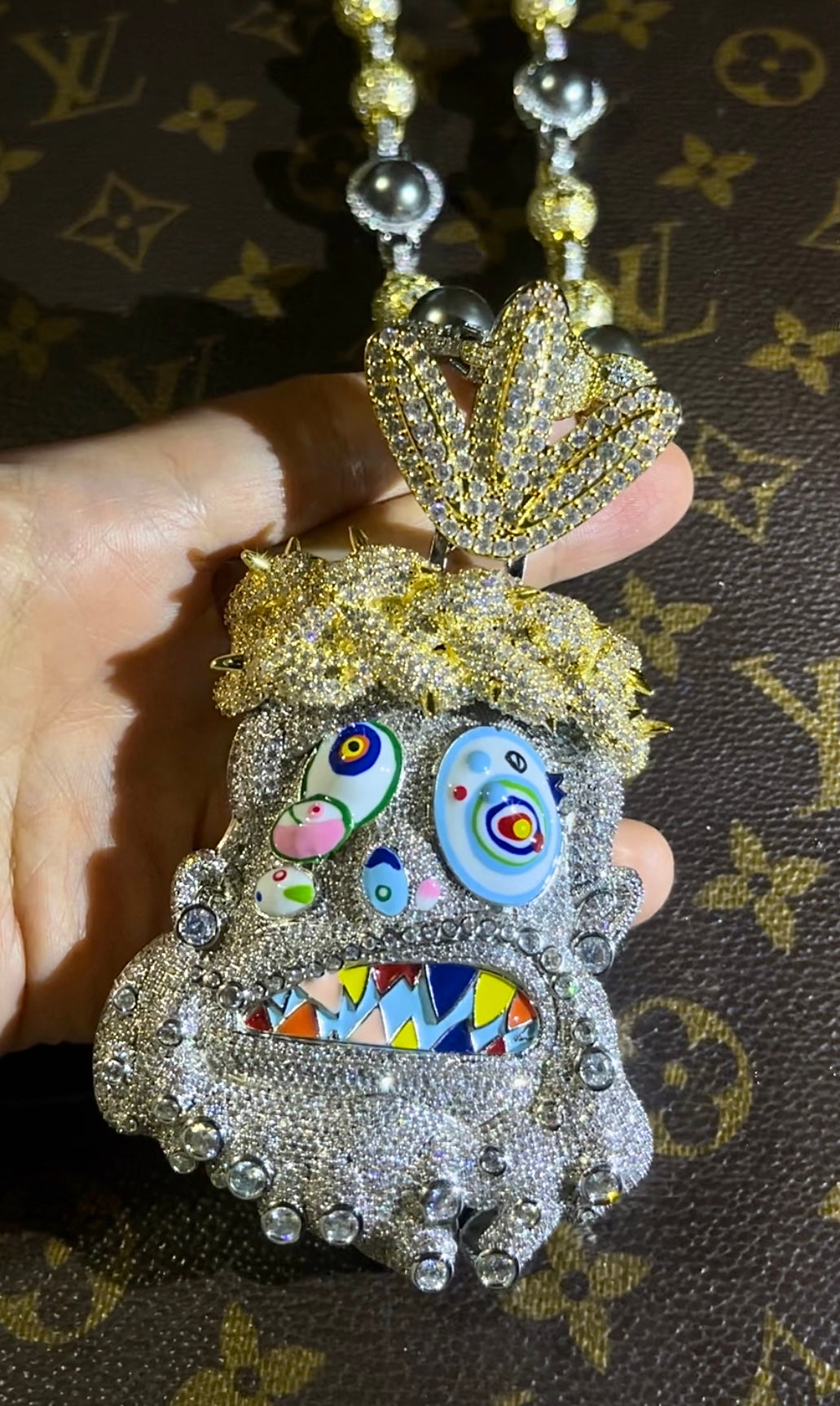 Melted Utopia Dream XXL Fully iced Yellow Gold crown – Bijouterie Gonin